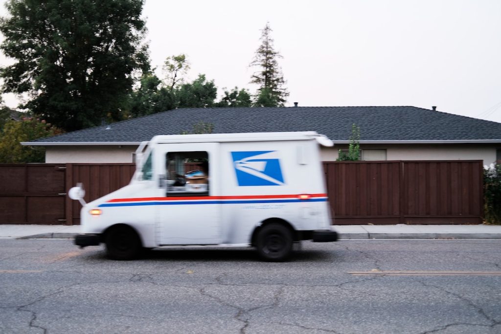 Cheapest Overnight Shipping Options: USPS, UPS, or FedEx?